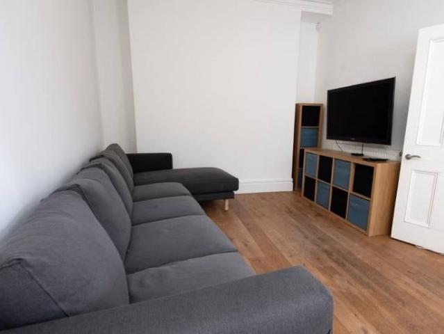 Room in a Shared House, Kirkstall Lane, LS5