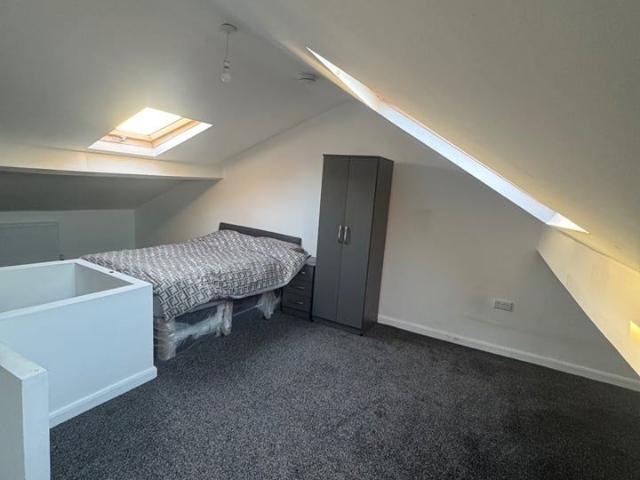 Room in a Shared House, Knowle Road, B11