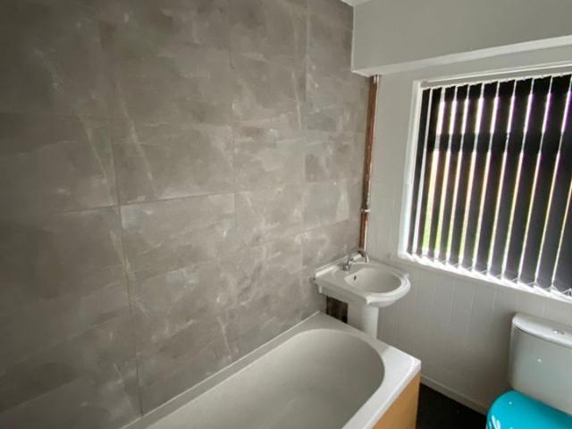 Room in a Shared House, Knowle Road, B11