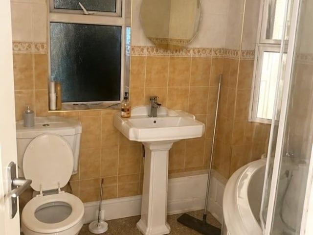 Room in a Shared House, Lyndon Road, B33