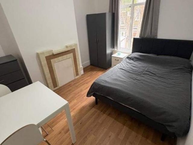 Room in a Shared House, La Rose Lane, N15