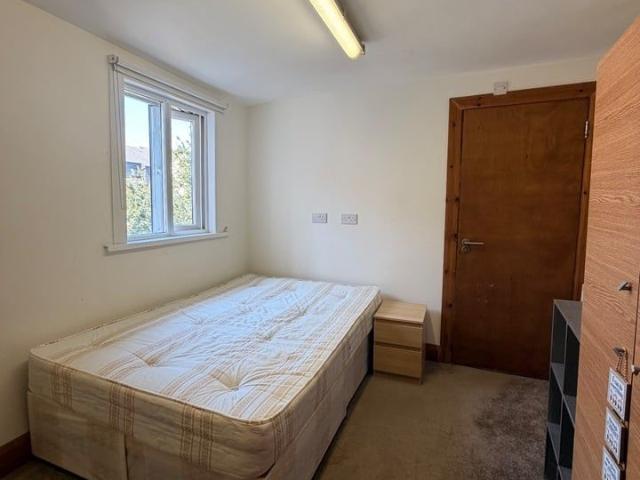 Room in a Shared House, Langthorne Road, E11