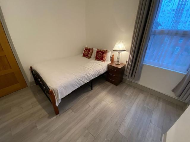 Room in a Shared House, Larch Road, NW2