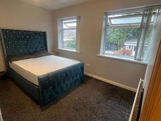 Room in a Shared House, Latelow Road, B33