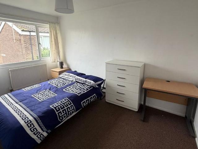 Room in a Shared House, Leasow Drive, B15