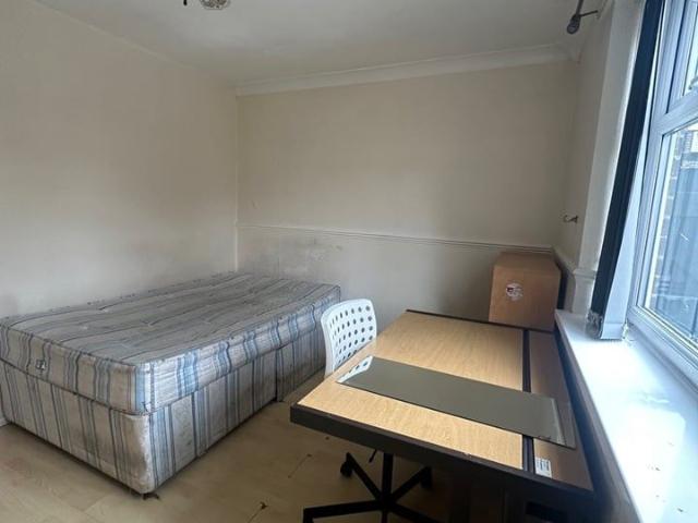 Room in a Shared House, Leasow Drive, B15