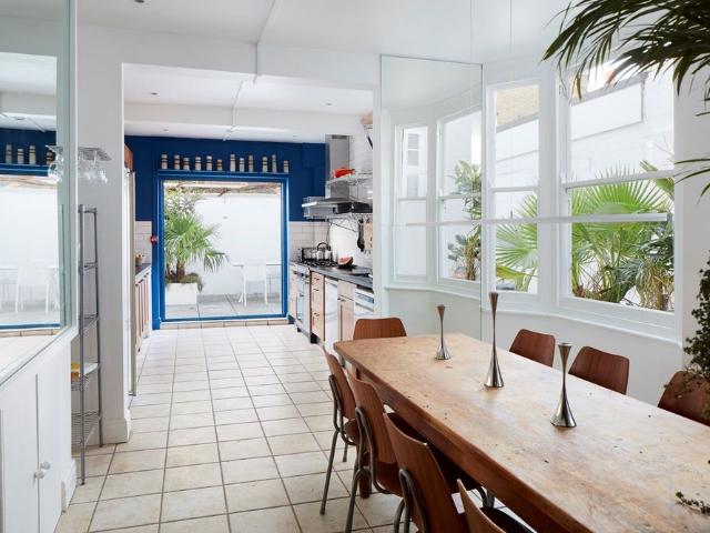 Room in a Shared House, London, W12