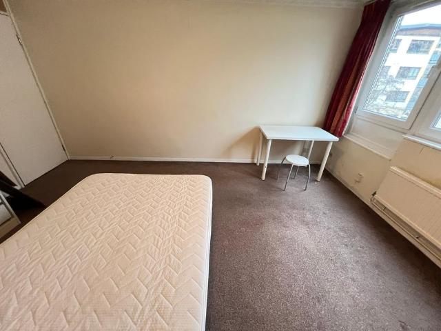 Room in a Shared House, London, E3