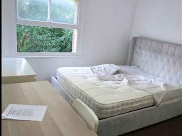 Room in a Shared House, London, N8