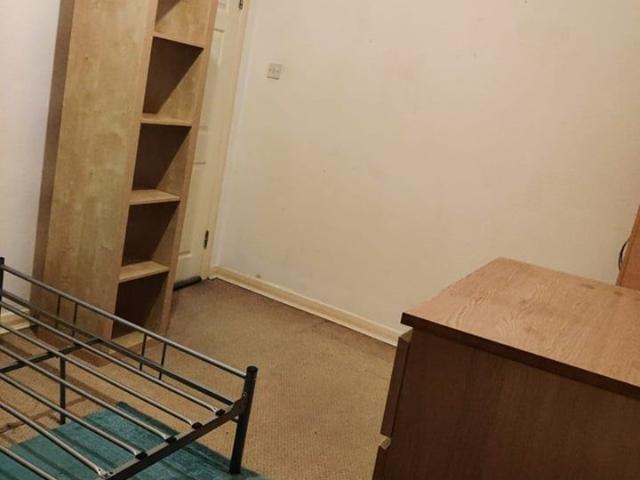 Room in a Shared House, London, N8
