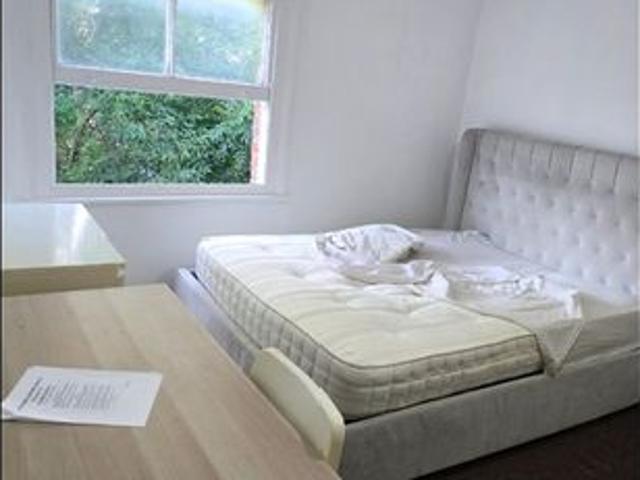 Room in a Shared House, London, N8
