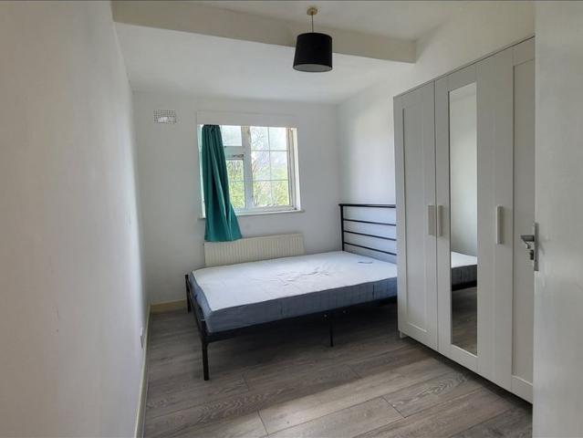 Room in a Shared House, London, NW10