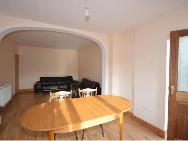 Room in a Shared House, Loxford Lane, IG1