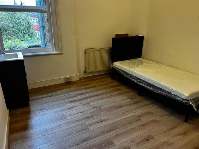 Room in a Shared House, Palmers Green, N13