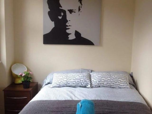 Room in a Shared House, Park Avenue, NW2