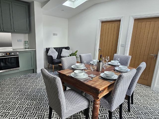 Room in a Shared House, Park Avenue, TW3