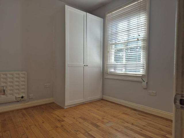 Room in a Shared House, Parkland Road, N22