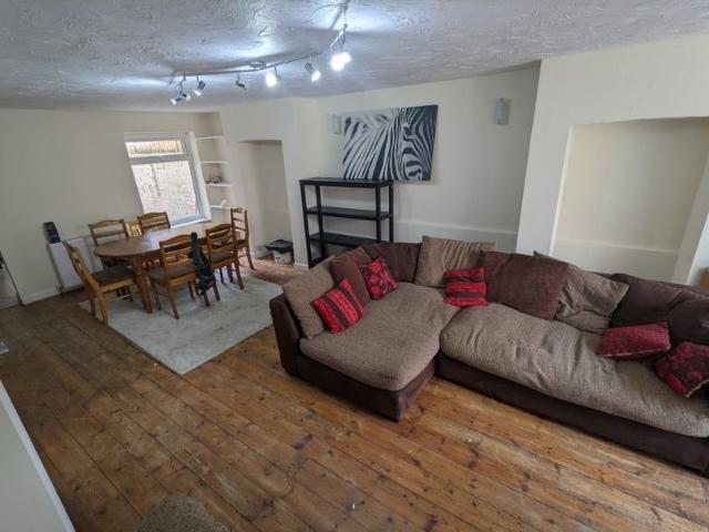 Room in a Shared House, Parson St, BS3