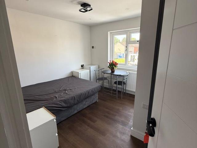 Room in a Shared House, Pavey Road, BS13