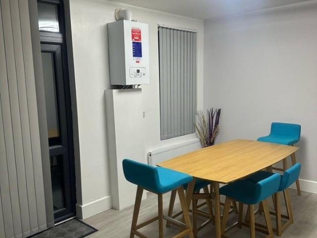 Room in a Shared House, Philip Lane, N15