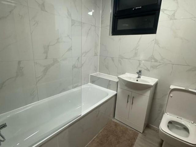 Room in a Shared House, Philip Lane, N15