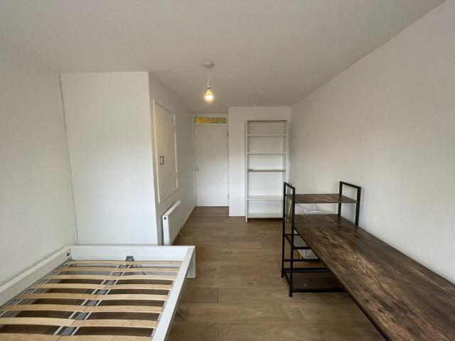 Room in a Shared House, Phoenic Close, E8
