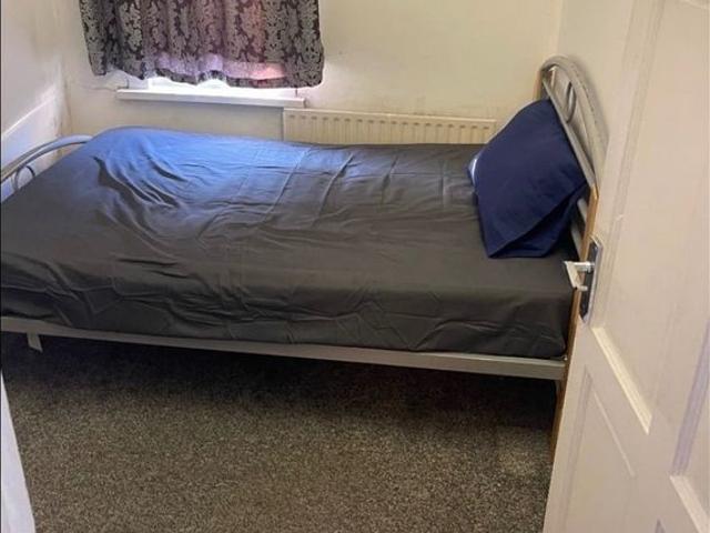 Room in a Shared House, Plashet Grove, E6
