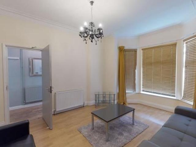 Room in a Shared House, Premier Road, NG7