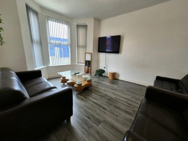 Room in a Shared House, Priory Road, L4