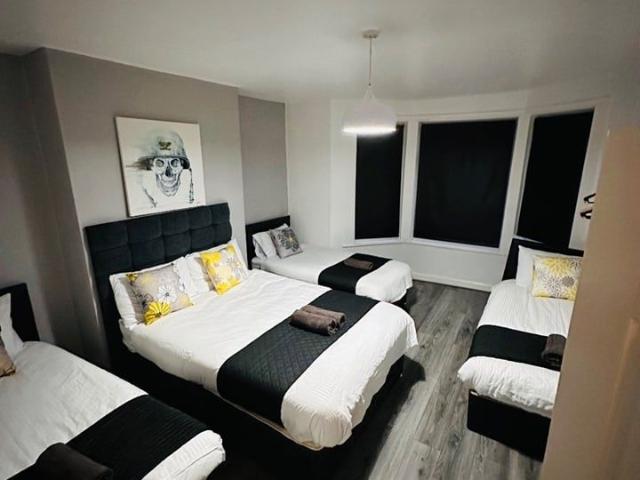 Room in a Shared House, Queens Drive, L4