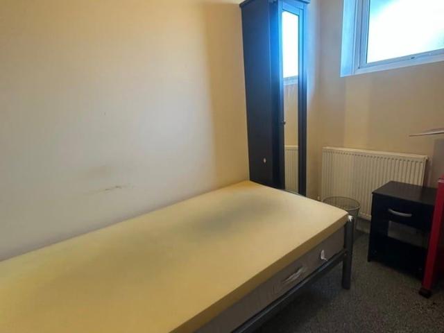 Room in a Shared House, Queens Road, E11
