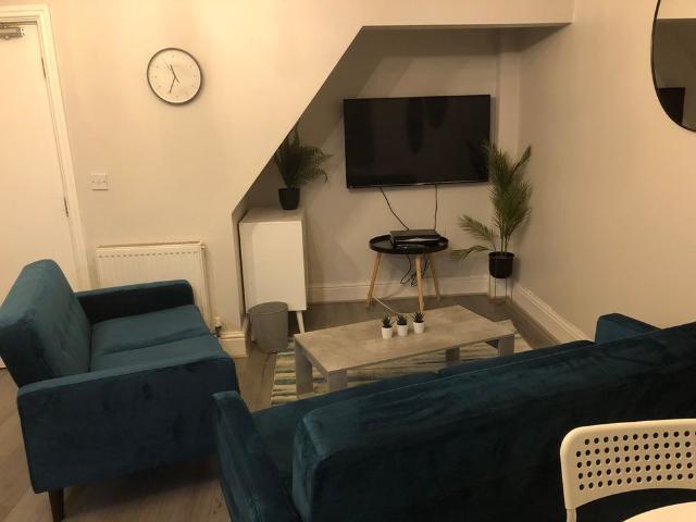 Room in a Shared House, Queens Road, S2