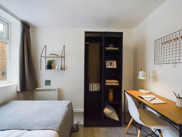 Room in a Shared House, Ruskin Avenue, M14