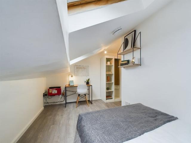 Room in a Shared House, Ruskin Avenue, M14