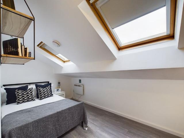 Room in a Shared House, Ruskin Avenue, M14