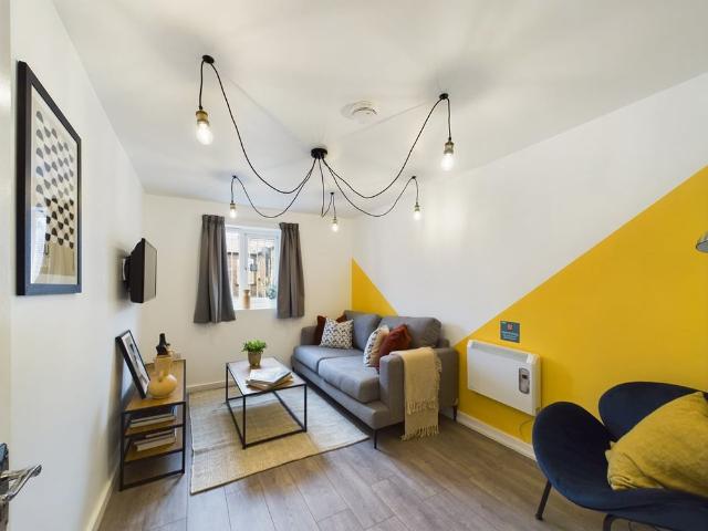 Room in a Shared House, Ruskin Avenue, M14