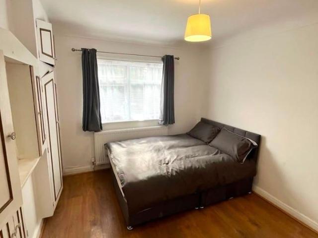 Room in a Shared House, Radcliffe Road, HA3