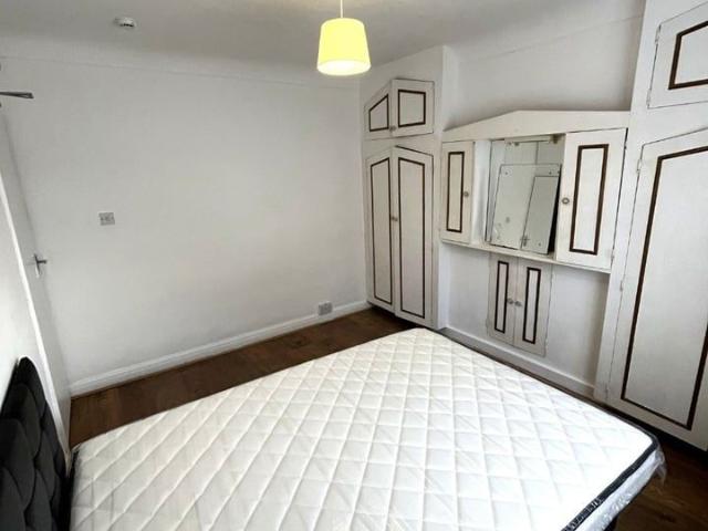 Room in a Shared House, Radcliffe Road, HA3