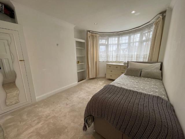 Room in a Shared House, Ravenswood Crescent, HA2