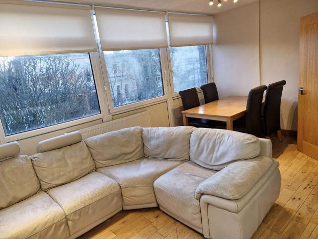 Room in a Shared House, Rayners Road, SW15