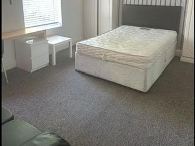 Room in a Shared House, Rippingham Road, M20