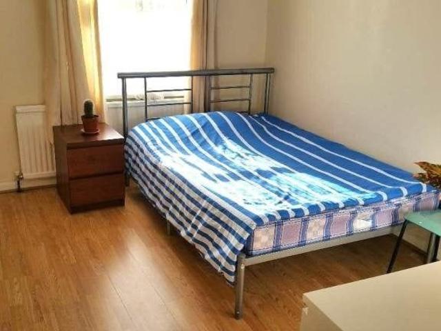 Room in a Shared House, Rochester Avenue, E13