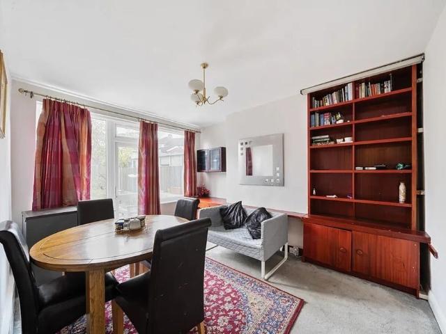 Room in a Shared House, Roe Green, NW9