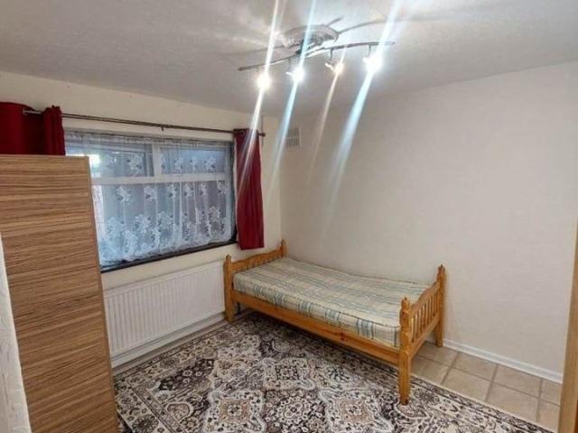 Room in a Shared House, Rokeby St, E15