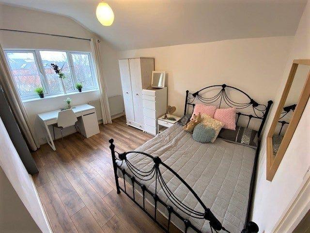 Room in a Shared House, St Anns Passage, M2