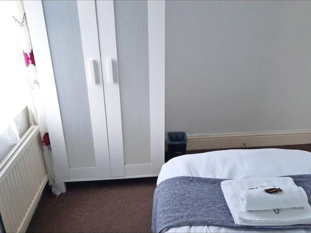 Room in a Shared House, St. Erkenwald Road, IG11