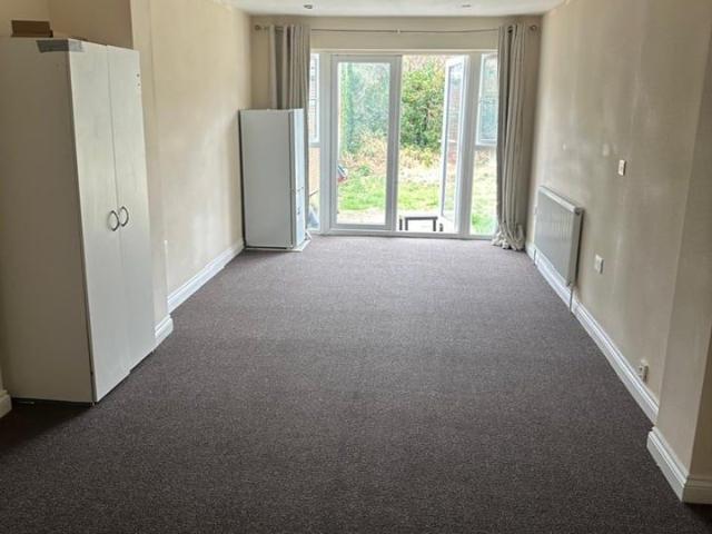 Room in a Shared House, St Pauls Close, TW3