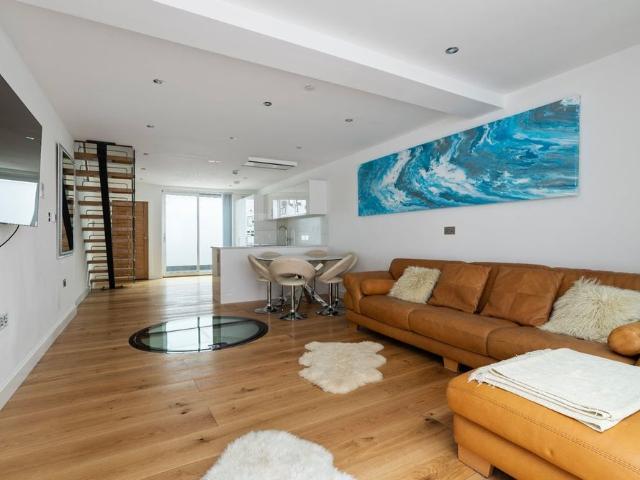 Room in a Shared House, St. Peter's Street, N1