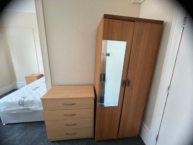 Room in a Shared House, St. Stephens Road, TW3