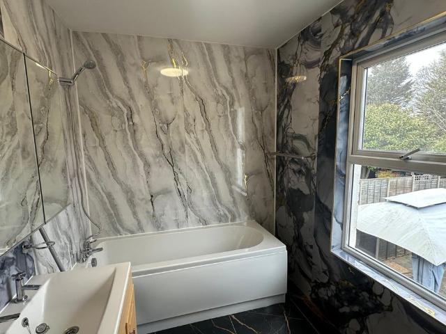 Room in a Shared House, Stroud Road, SE25